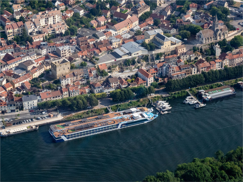 2 River Cruises that visit Conflans Sainte Honorine, France- LiveAboard.com