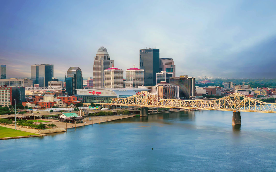 2 Cruceros fluviales que visitan Louisville, Kentucky- LiveAboard.com