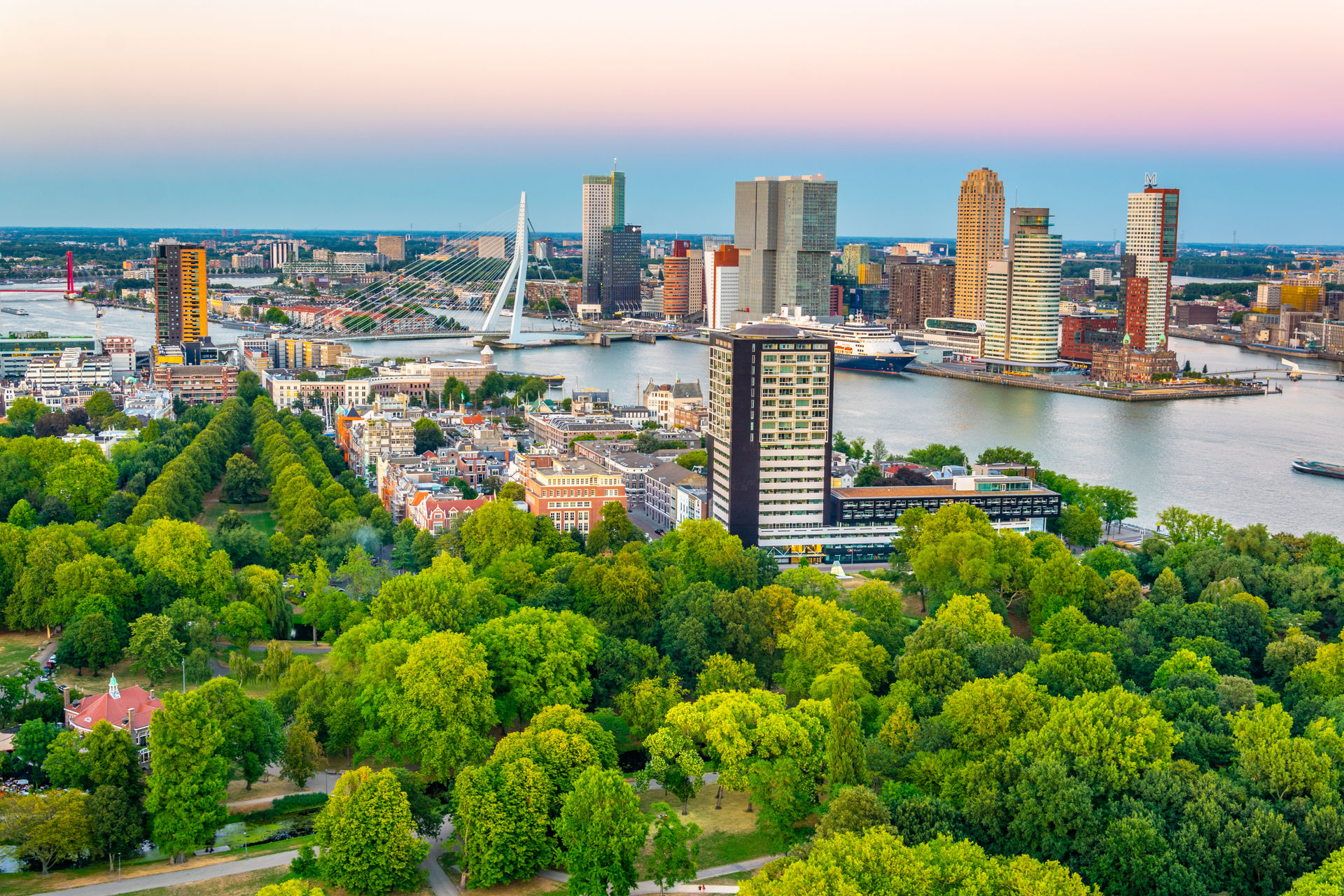 15 Crociere fluviali che visitano Rotterdam, Paesi Bassi - LiveAboard.com