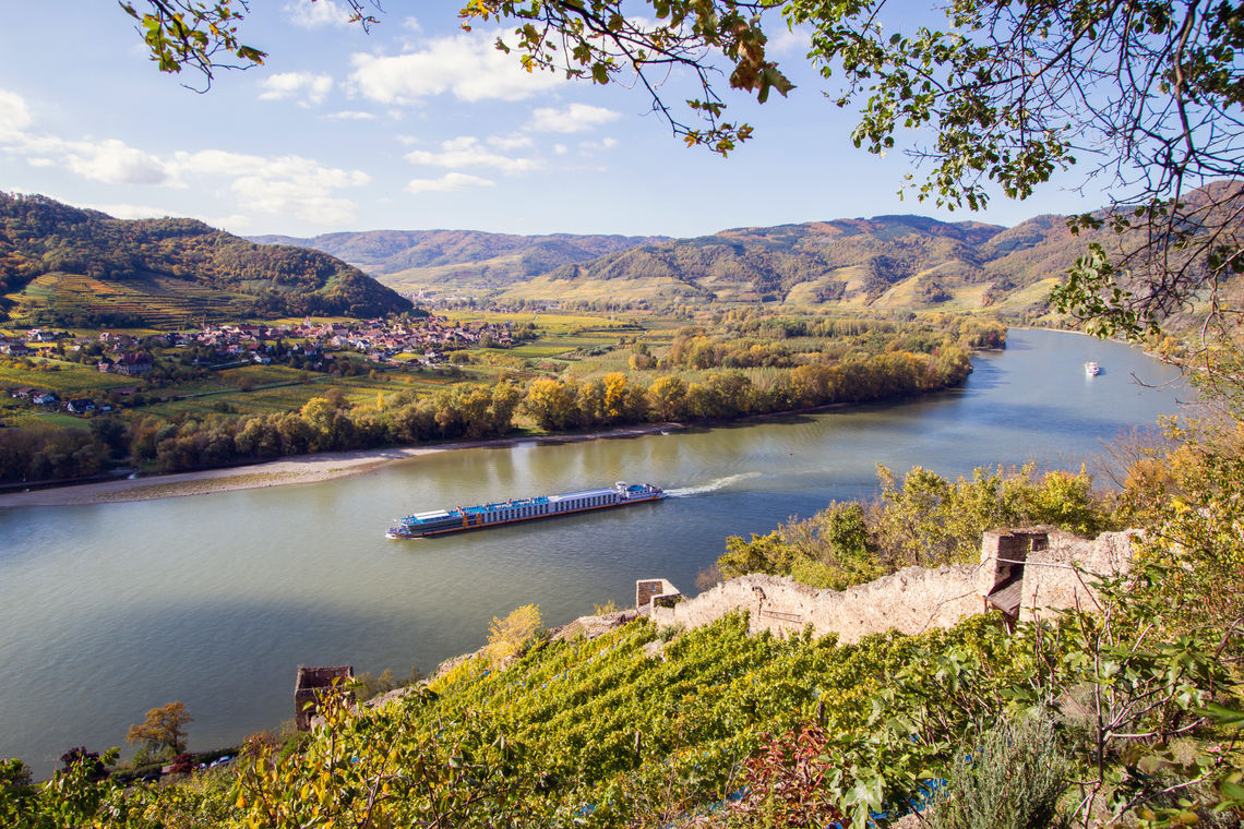 27 River cruises on the Danube - LiveAboard.com