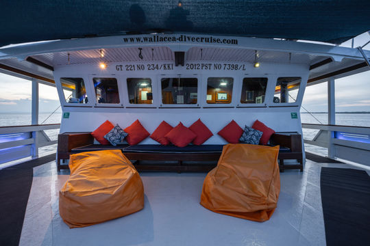 Ambai Liveaboard, Indonesia - LiveAboard.com