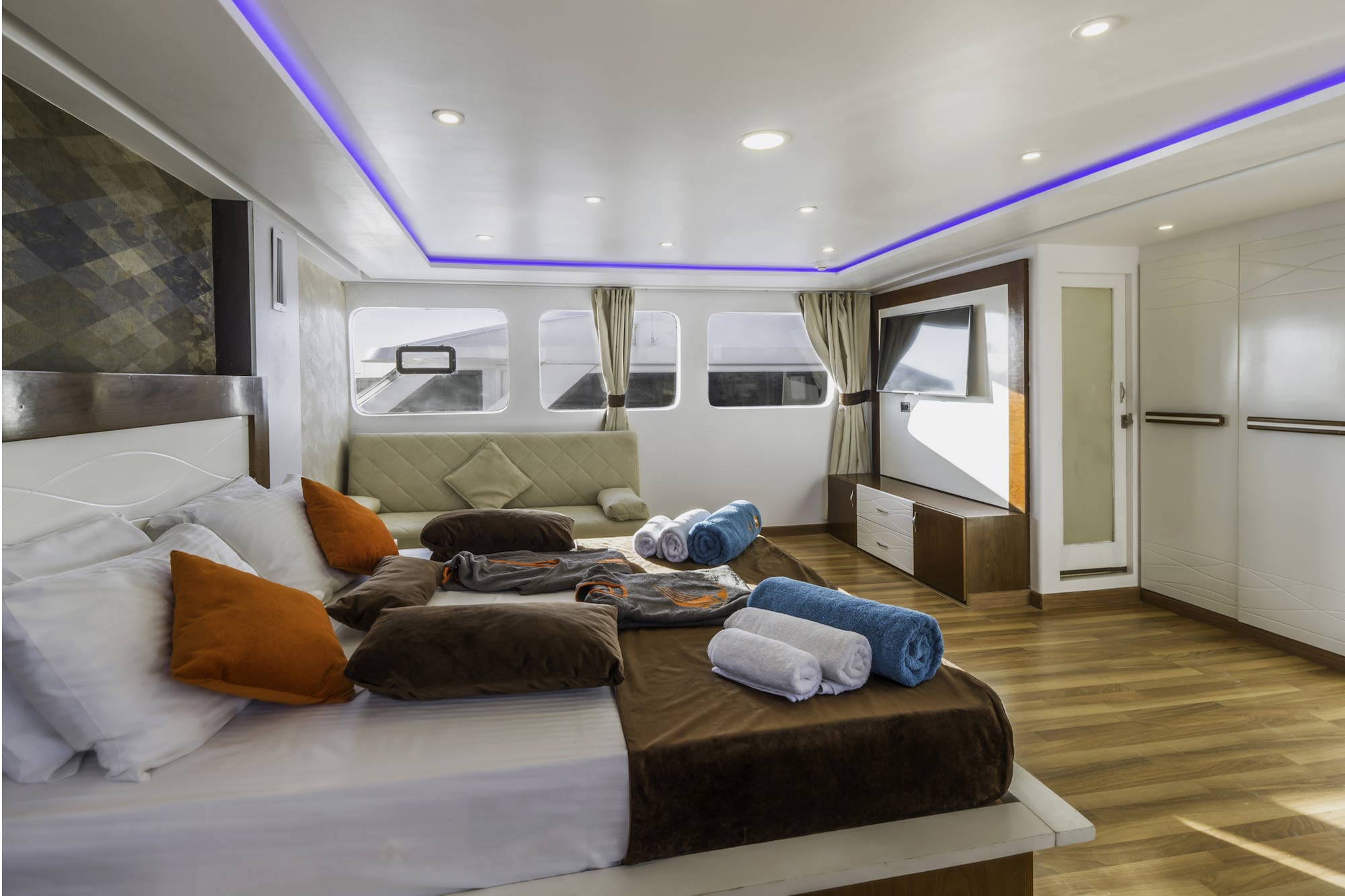 Emperor Elite, Egypt - LiveAboard.com