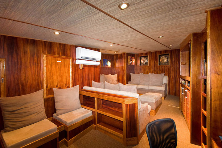 Ocean Hunter 3, Micronesia - LiveAboard.com