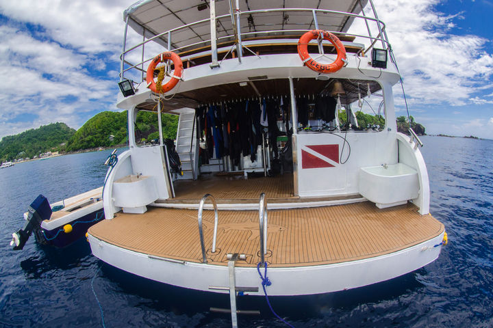 Seadoors, Philippines - LiveAboard.com
