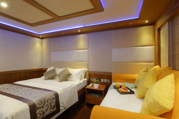 Blue Force One, Maldives - LiveAboard.com