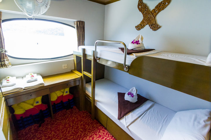 Pawara, Thailand - LiveAboard.com
