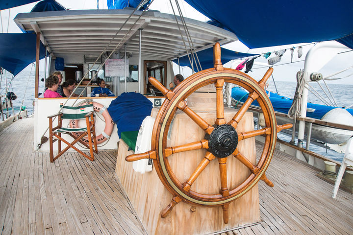 Beagle Cruise Ship, Galapagos - LiveAboard.com