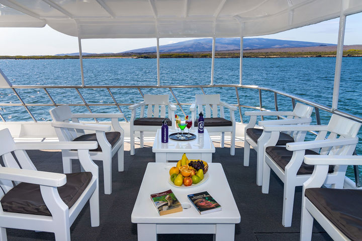 Yolita Cruise Ship, Galapagos - LiveAboard.com