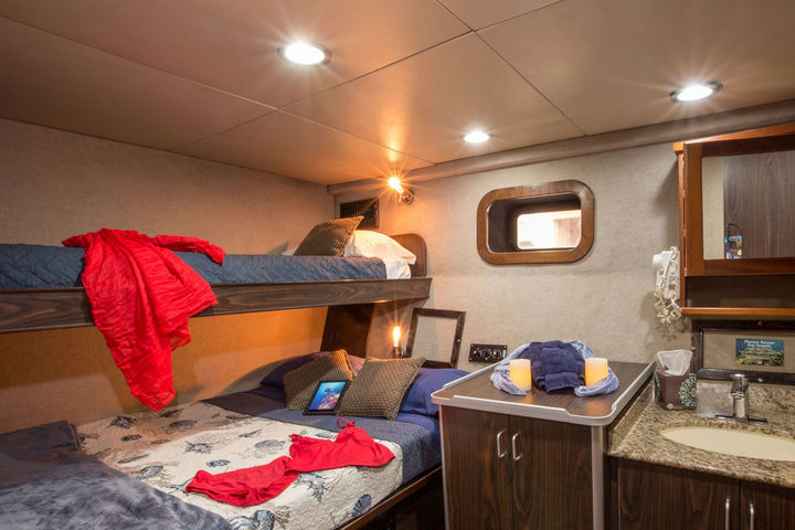 Roatan Aggressor, Honduras - LiveAboard.com