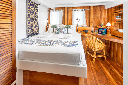 Seahorse Liveaboard, Indonesia - LiveAboard.com