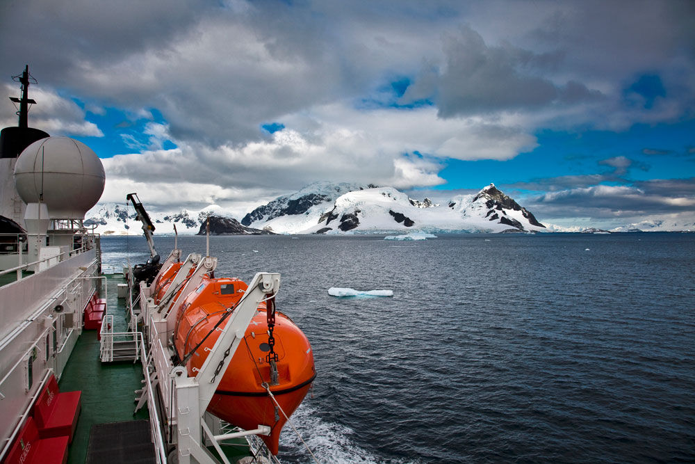 Expedition Cruise Ship, Antarctica - LiveAboard.com