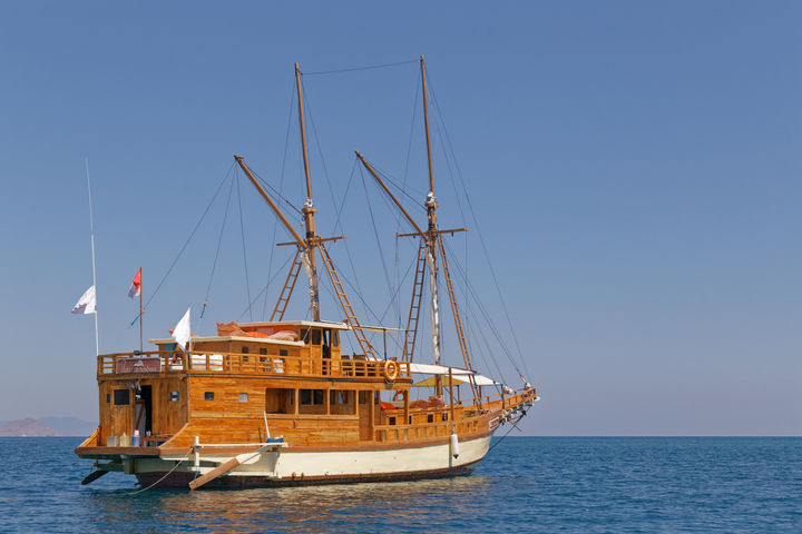 Plataran Phinisi Ambasi, Indonesia - LiveAboard.com