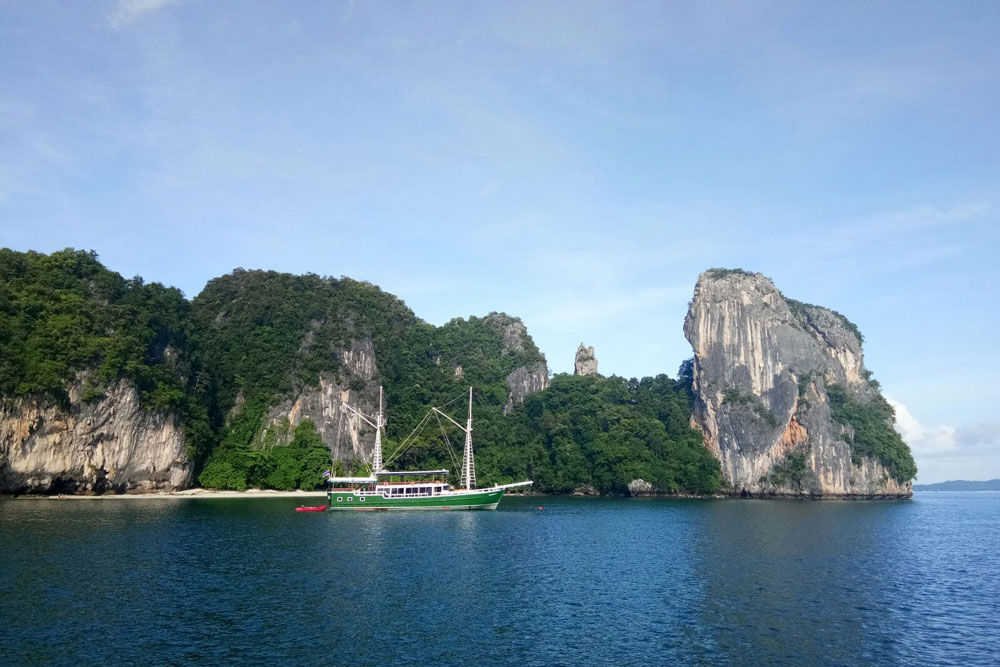 Merdeka 3, Thailand - LiveAboard.com