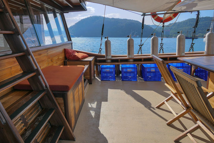 Wisesa, Indonesia - LiveAboard.com