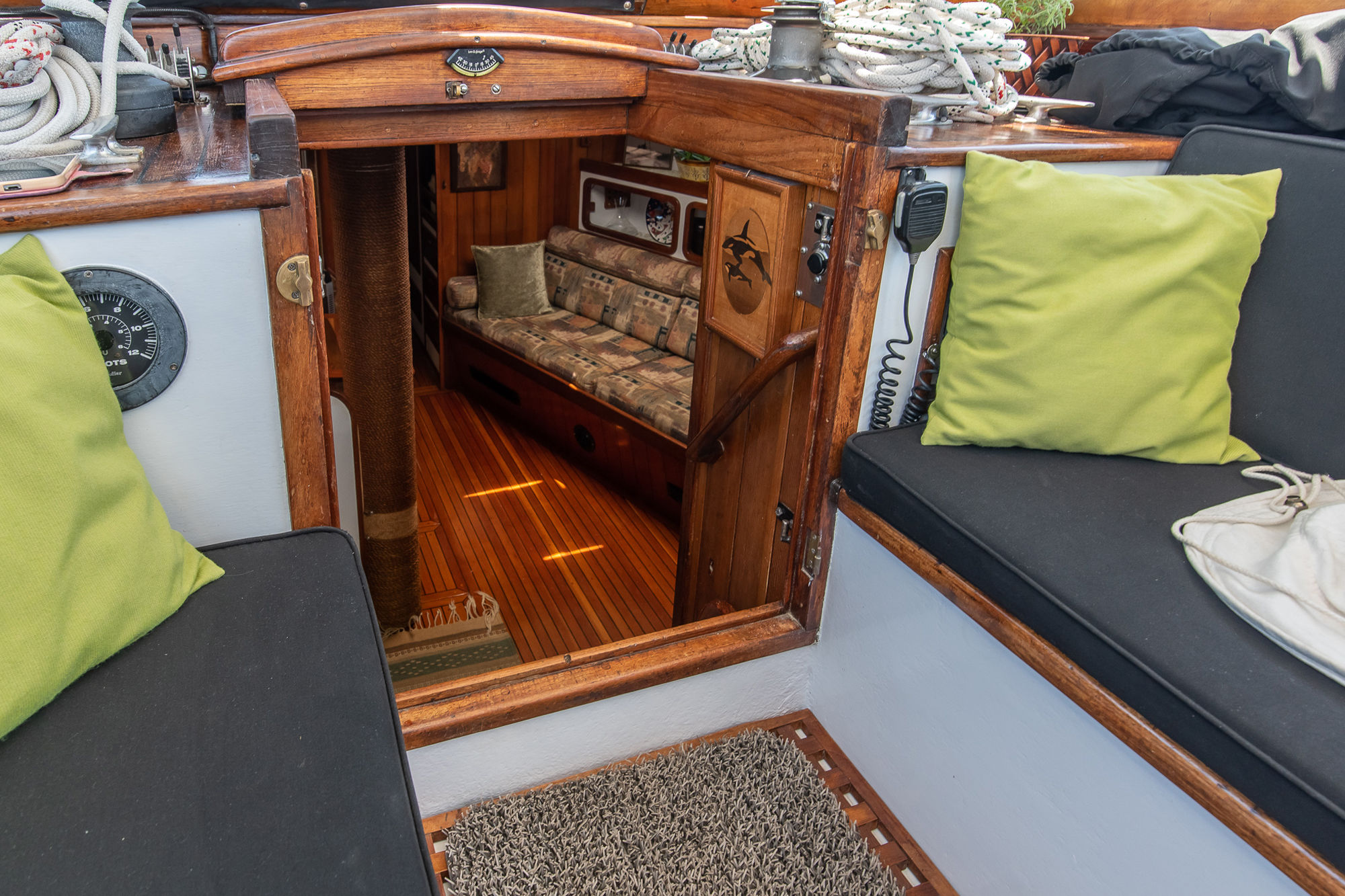 Zeppelin Liveaboard, Honduras - LiveAboard.com