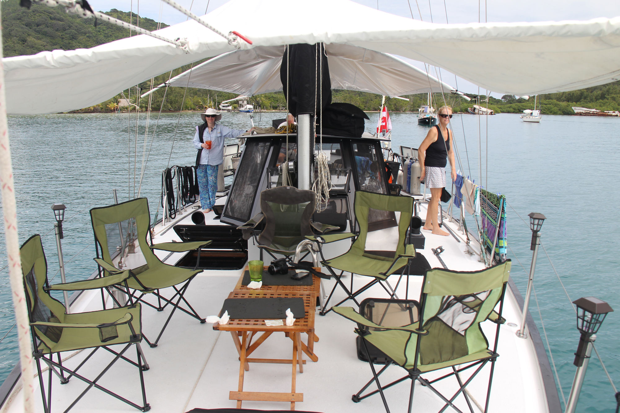 Zeppelin Liveaboard, Honduras - LiveAboard.com