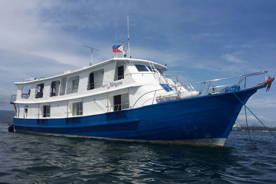 15 Liveaboards in Philippines - LiveAboard.com