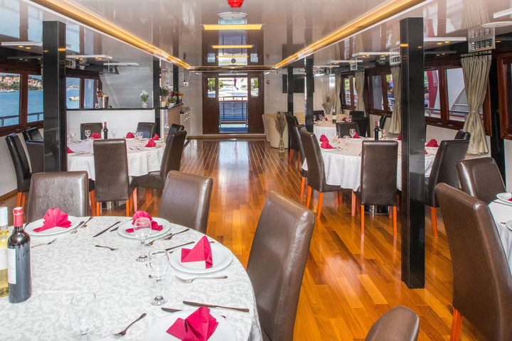 Adriatic Princess Cruise Ship, Croatia - LiveAboard.com