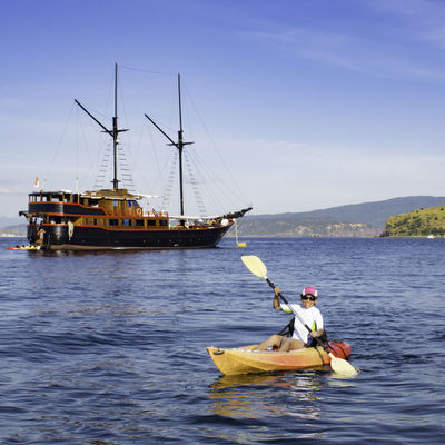 Samata, Indonesia - LiveAboard.com