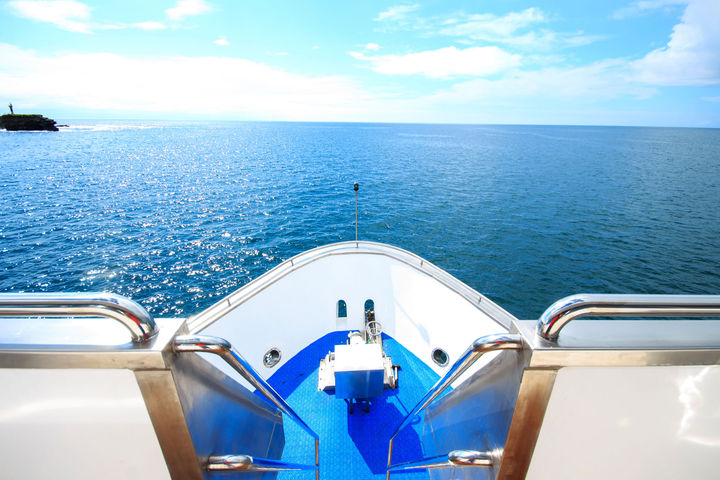 Solaris Cruise Ship, Galapagos - LiveAboard.com