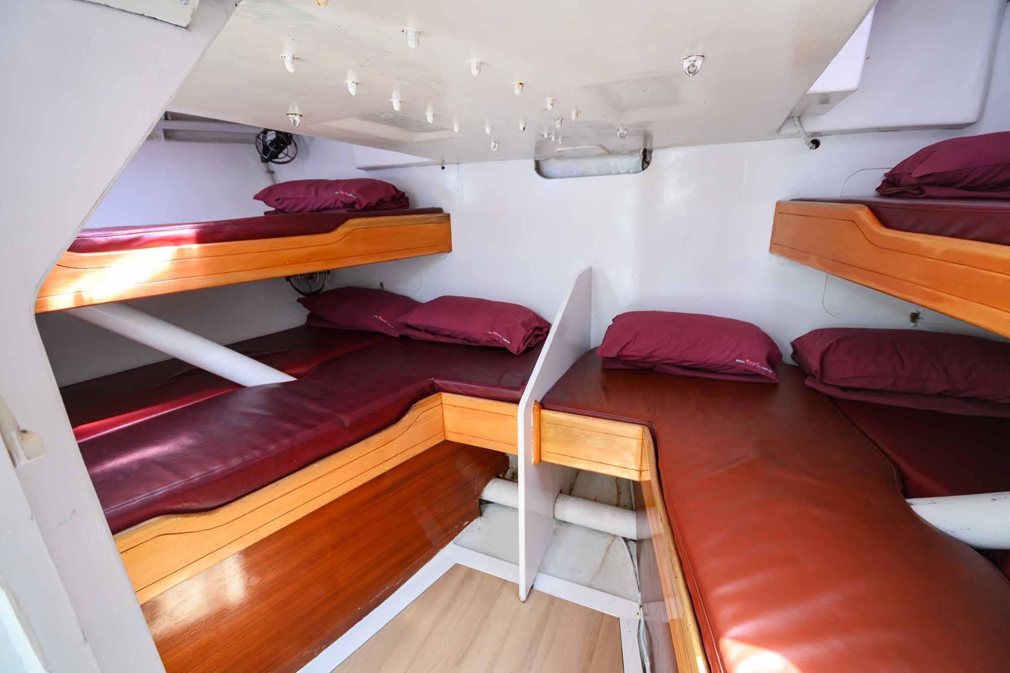 Condor Maxi Yacht, Australia - LiveAboard.com