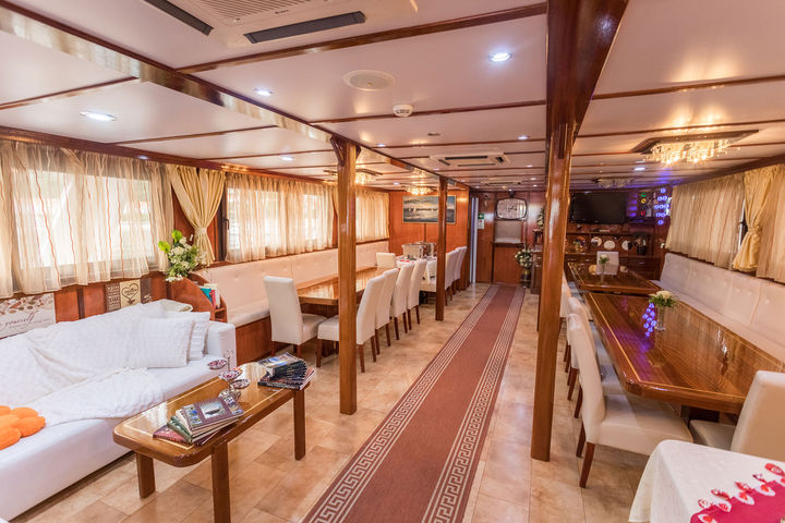 Princess Aloha Cruise Ship, Croatia - LiveAboard.com