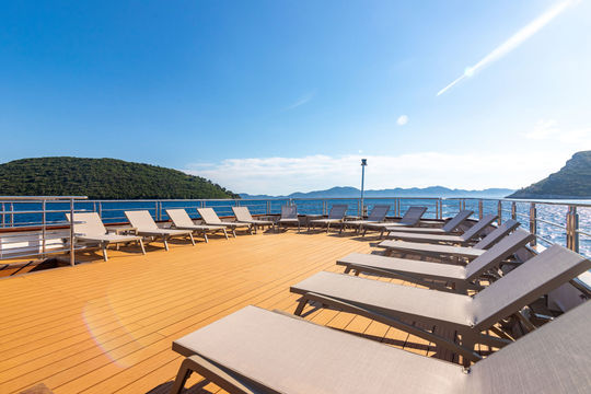 Symphony Cruise Ship, Croatia - LiveAboard.com