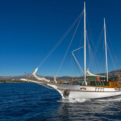 Alisa Cruise Ship, Croatia - LiveAboard.com