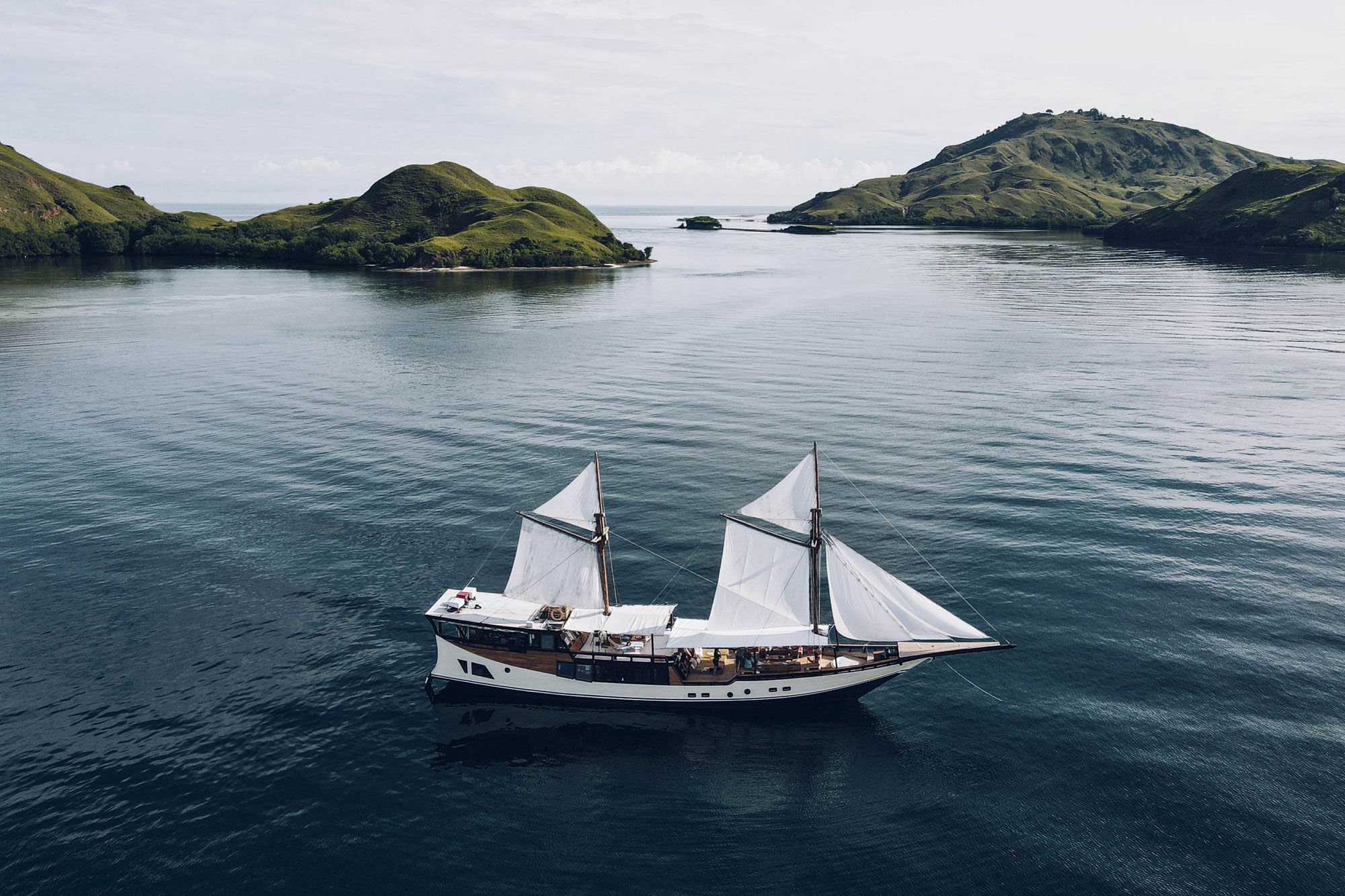 Navila Cruise Ship, Indonesia - LiveAboard.com