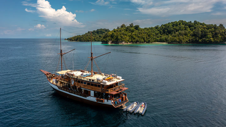 Neptune One Liveaboard, Indonesia - LiveAboard.com