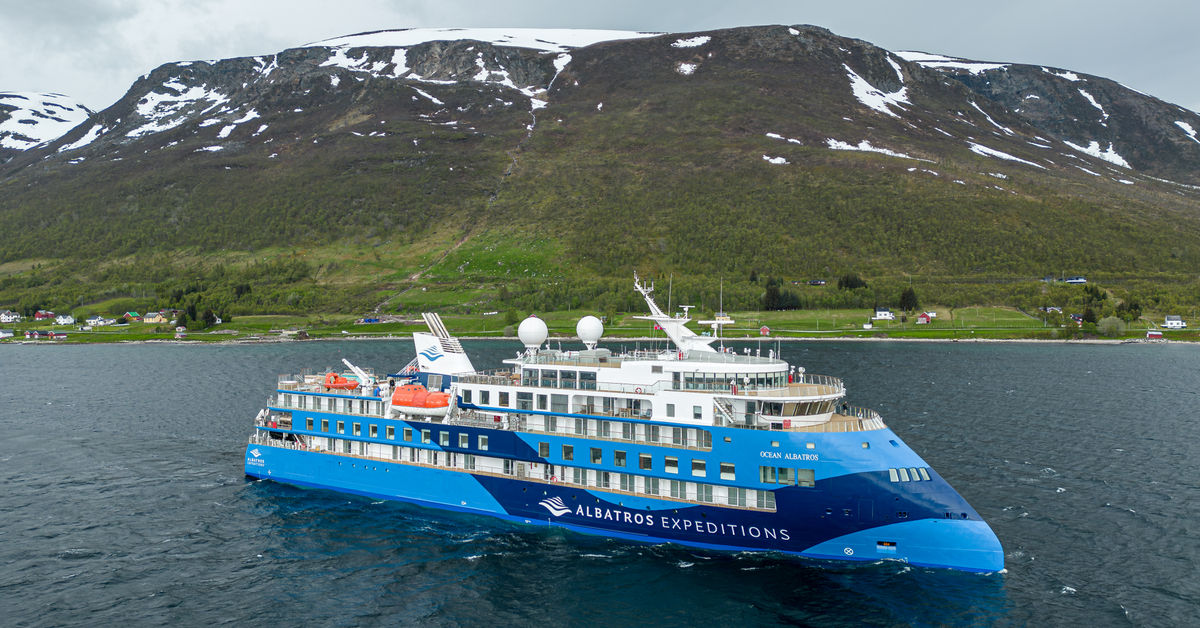 Ocean Albatros Arctic Cruise Ship, Arctic - LiveAboard.com