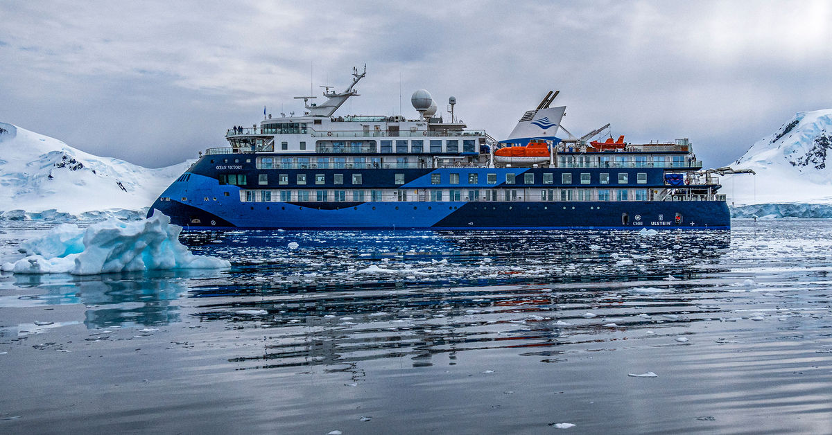 Ocean Albatros Antarctica Cruise Ship, Antarctica - LiveAboard.com