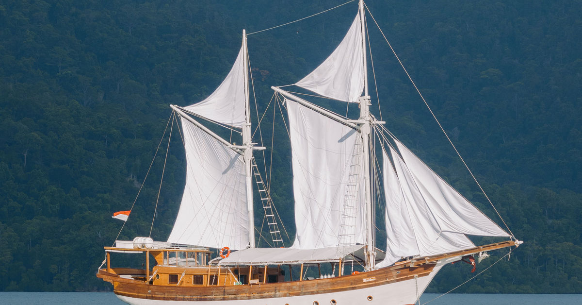 Anne Bonny Liveaboard, Indonesia - LiveAboard.com