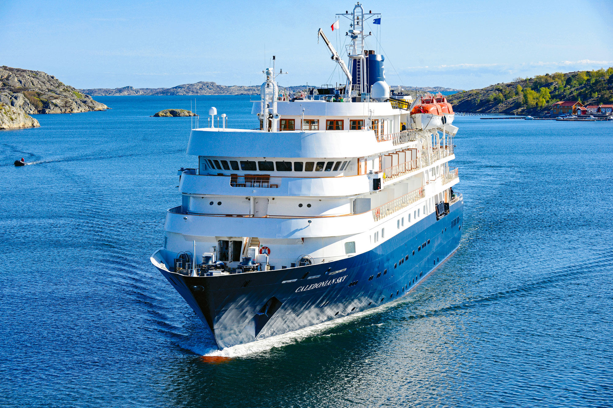 Caledonian Sky Cruise Ship, Fiji - LiveAboard.com