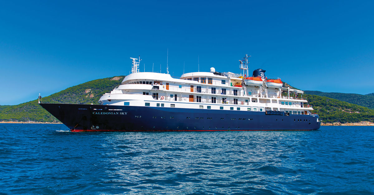 Caledonian Sky Cruise Ship, Fiji - LiveAboard.com