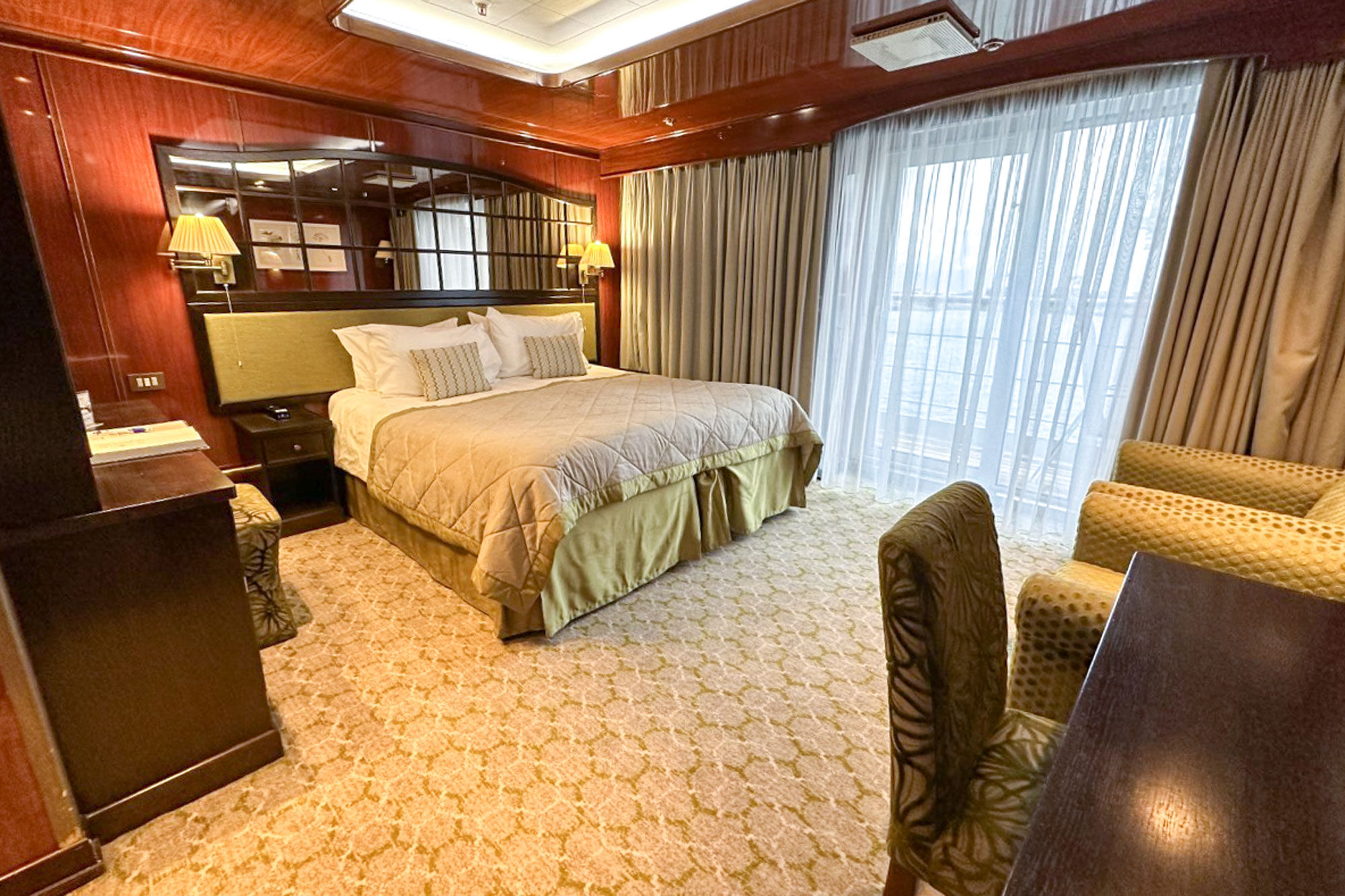 Caledonian Sky Cruise Ship, Fiji - LiveAboard.com