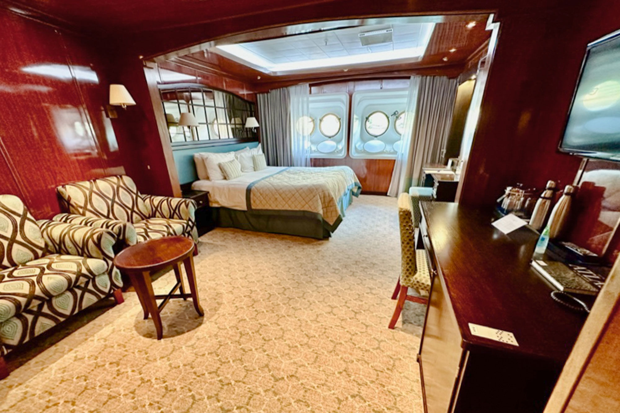 Caledonian Sky Cruise Ship, Fiji - LiveAboard.com