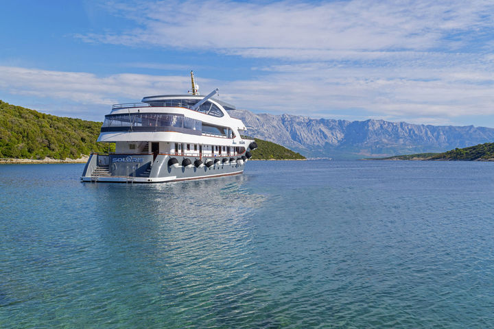 Idriva Deluxe Cruise Ship, Croatia - LiveAboard.com