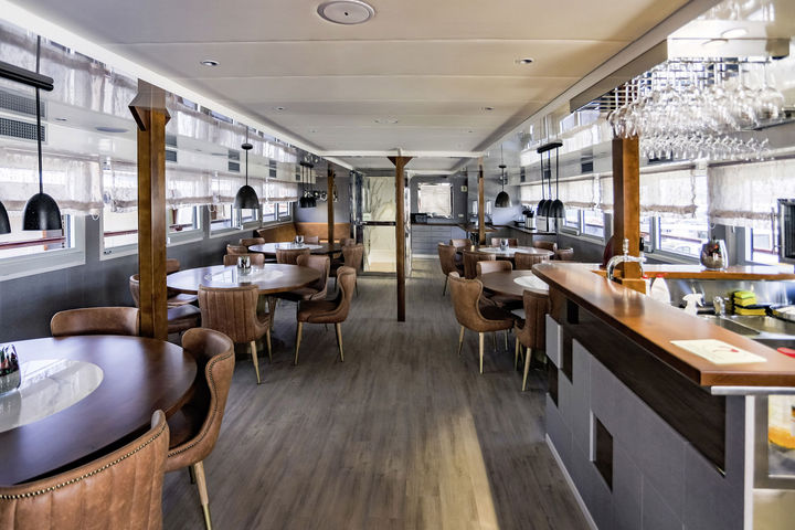 Idriva Deluxe Cruise Ship, Croatia - LiveAboard.com