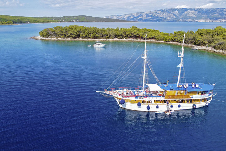 Idriva Comfort Plus Cruise Ship, Croatia - LiveAboard.com
