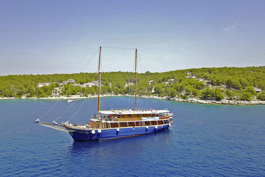 Idriva Comfort Plus Cruise Ship, Croatia - LiveAboard.com