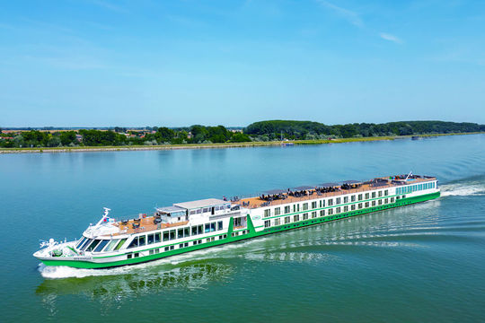 26 River cruises on the Danube - LiveAboard.com