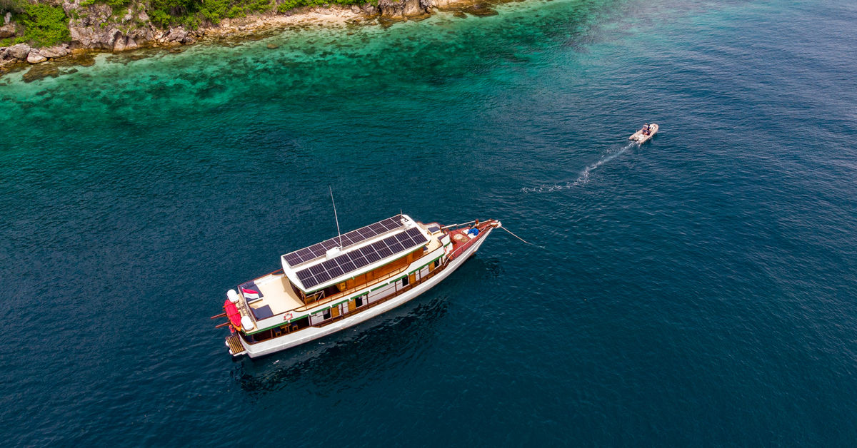 Bajau Cruise Ship, Indonesia - LiveAboard.com